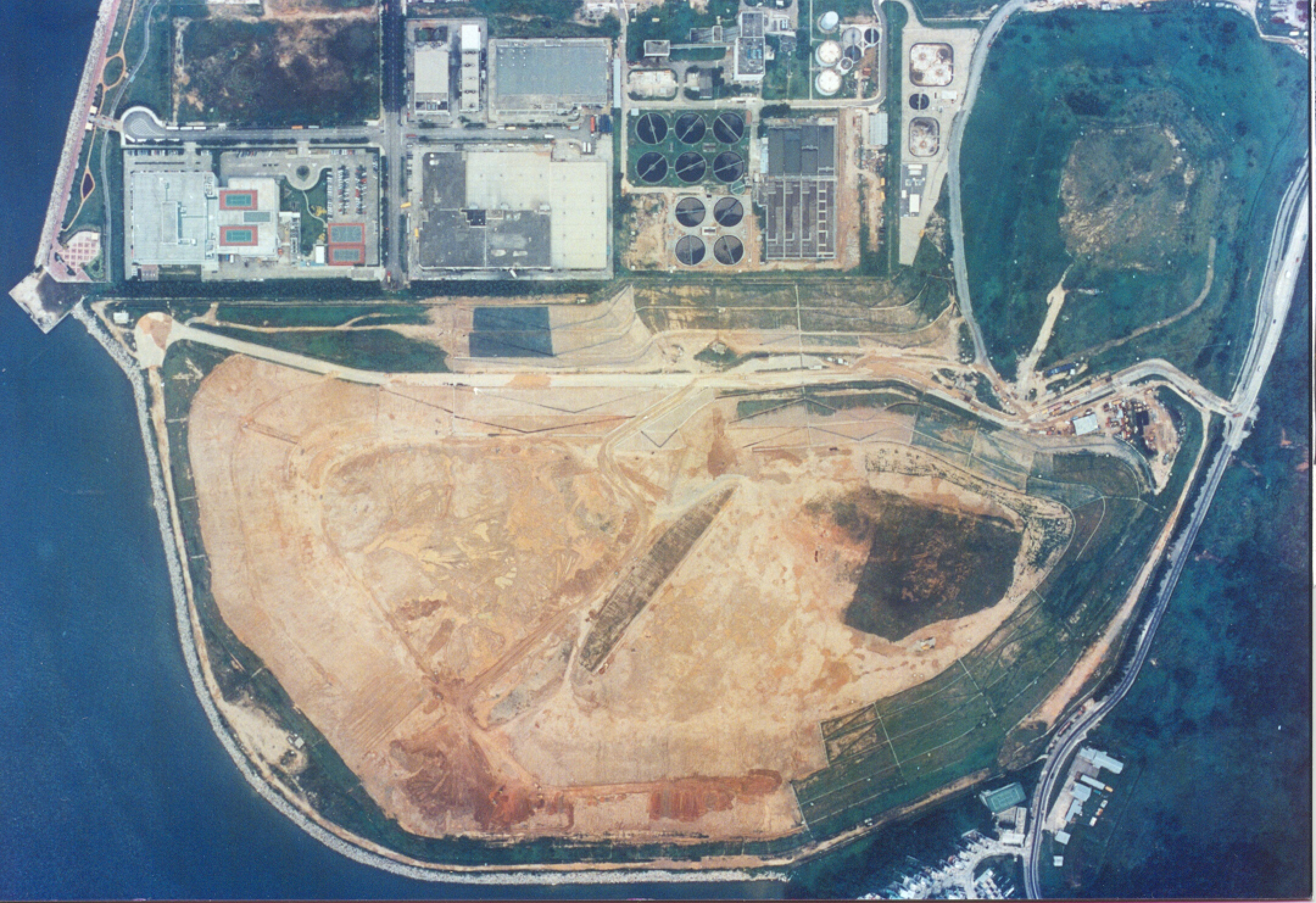 Shuen Wan Landfill Restoration Contract - 振華工程有限公司